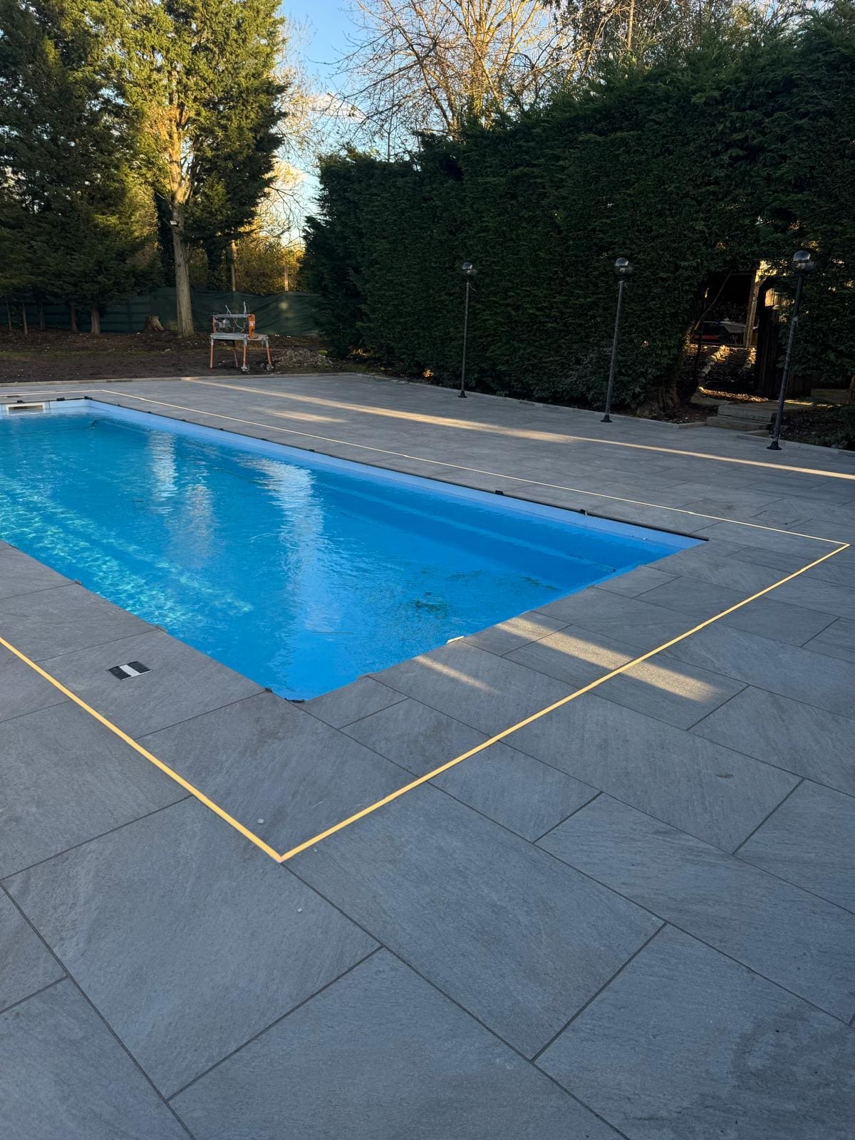 Delta Swimming Pool 10m x 4m x 1.5m in Metallic Blue - My Pool Direct 🩳
